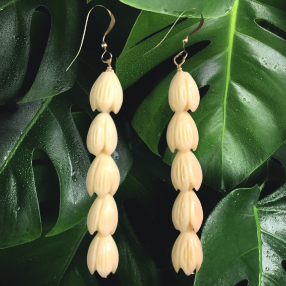 Pikake flower 5 bud earrings – PolynesianBnB